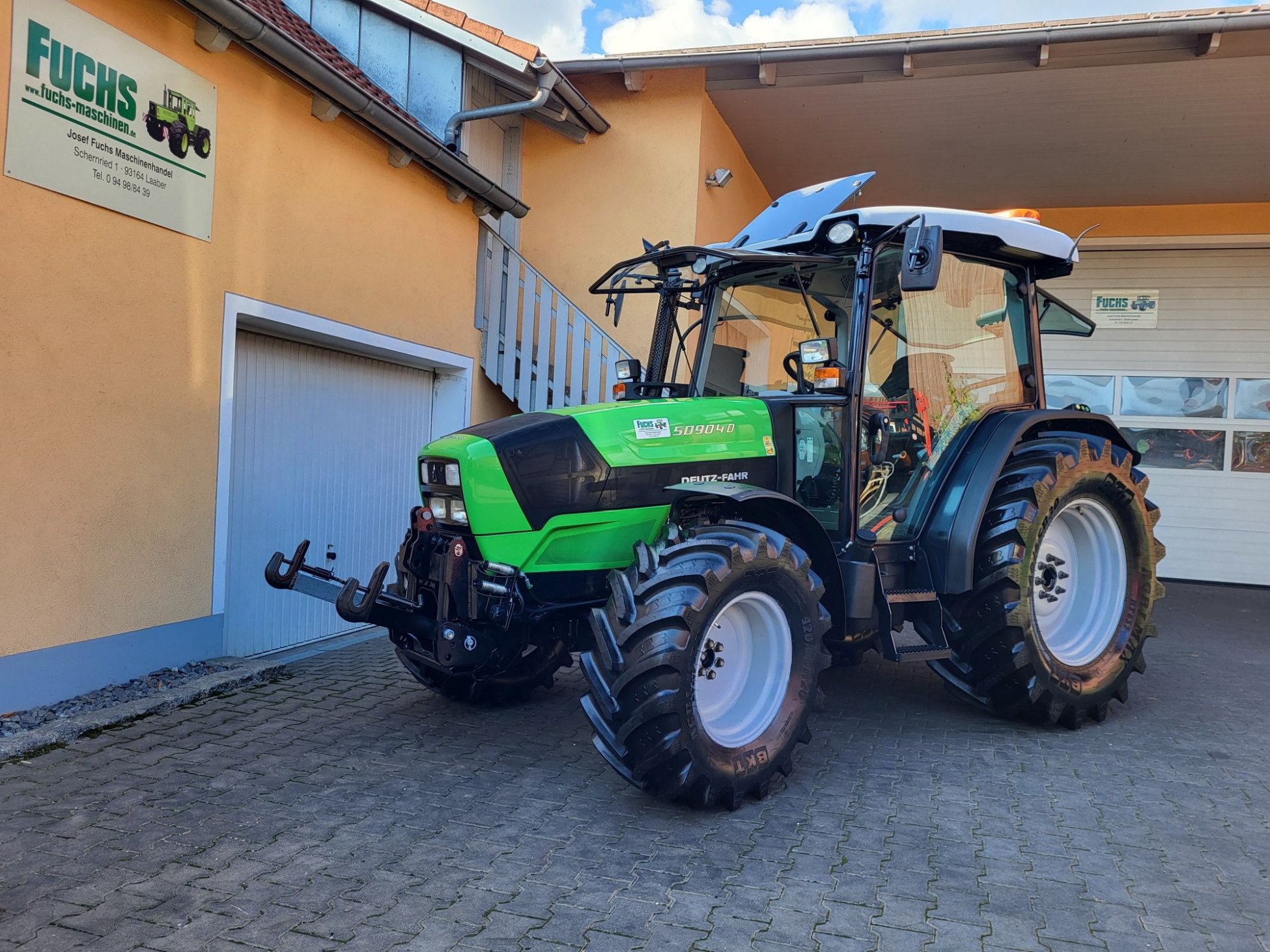 Fuchs Maschinenhandel Landmaschinen Traktor Laaber bei Regensburg