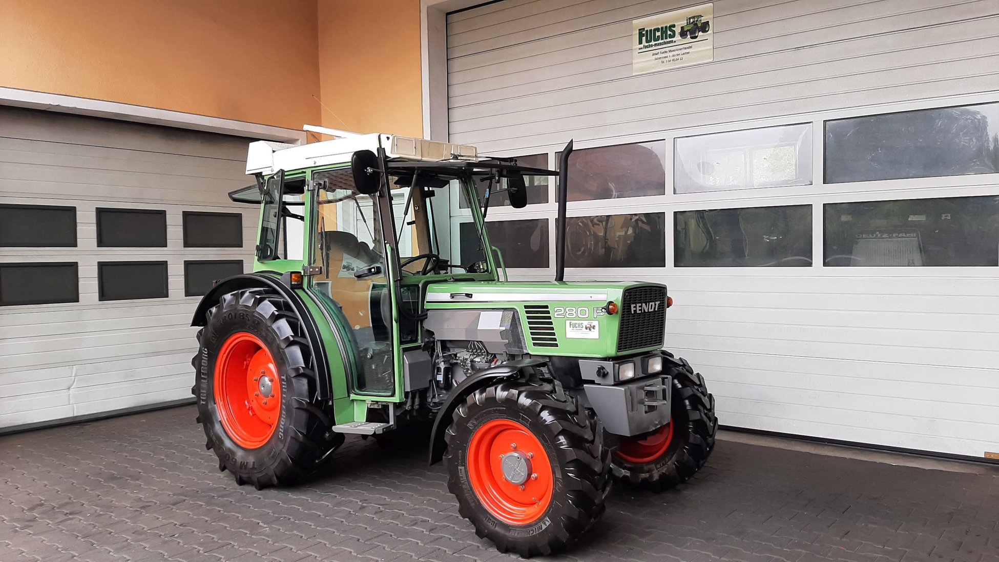 Fuchs Maschinenhandel Landmaschinen Traktor Laaber bei Regensburg