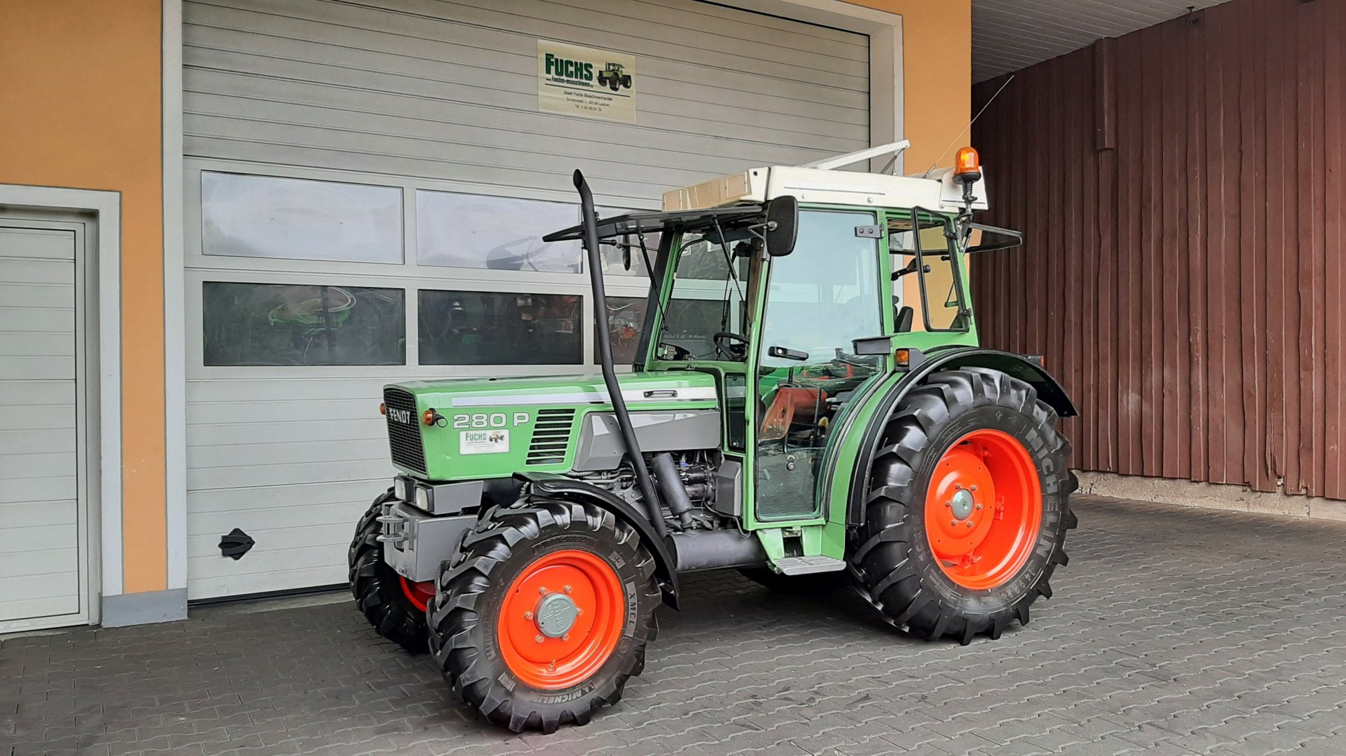 Fuchs Maschinenhandel Landmaschinen Traktor Laaber bei Regensburg