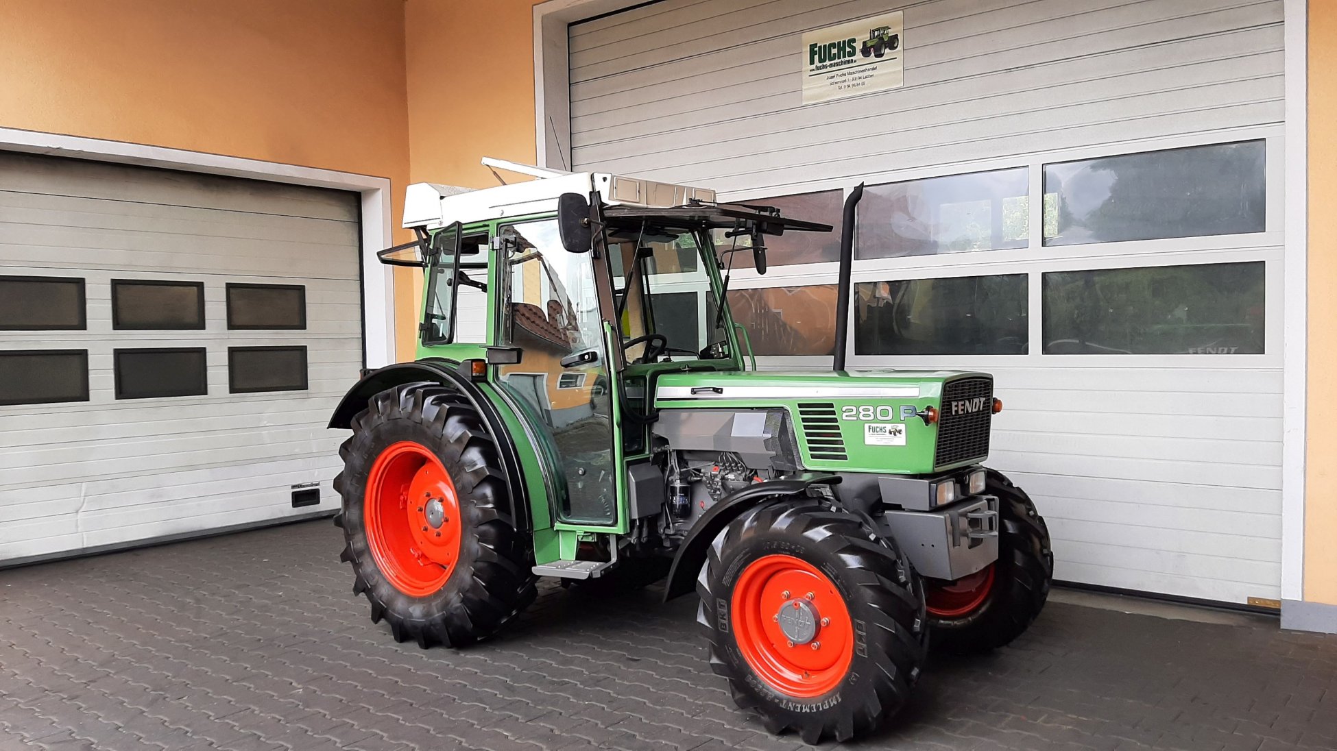 Fuchs Maschinenhandel Landmaschinen Traktor Laaber bei Regensburg