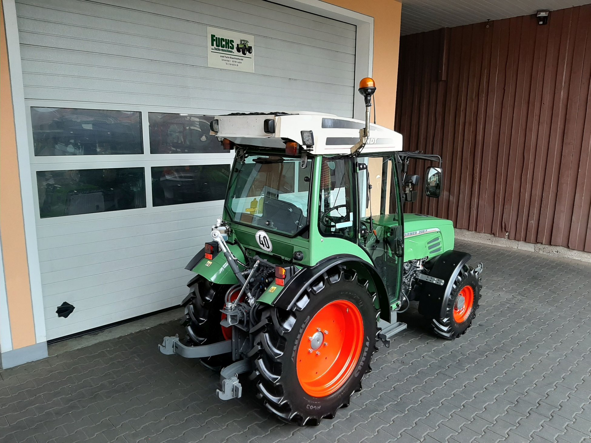 Fuchs Maschinenhandel Landmaschinen Traktor Laaber bei Regensburg