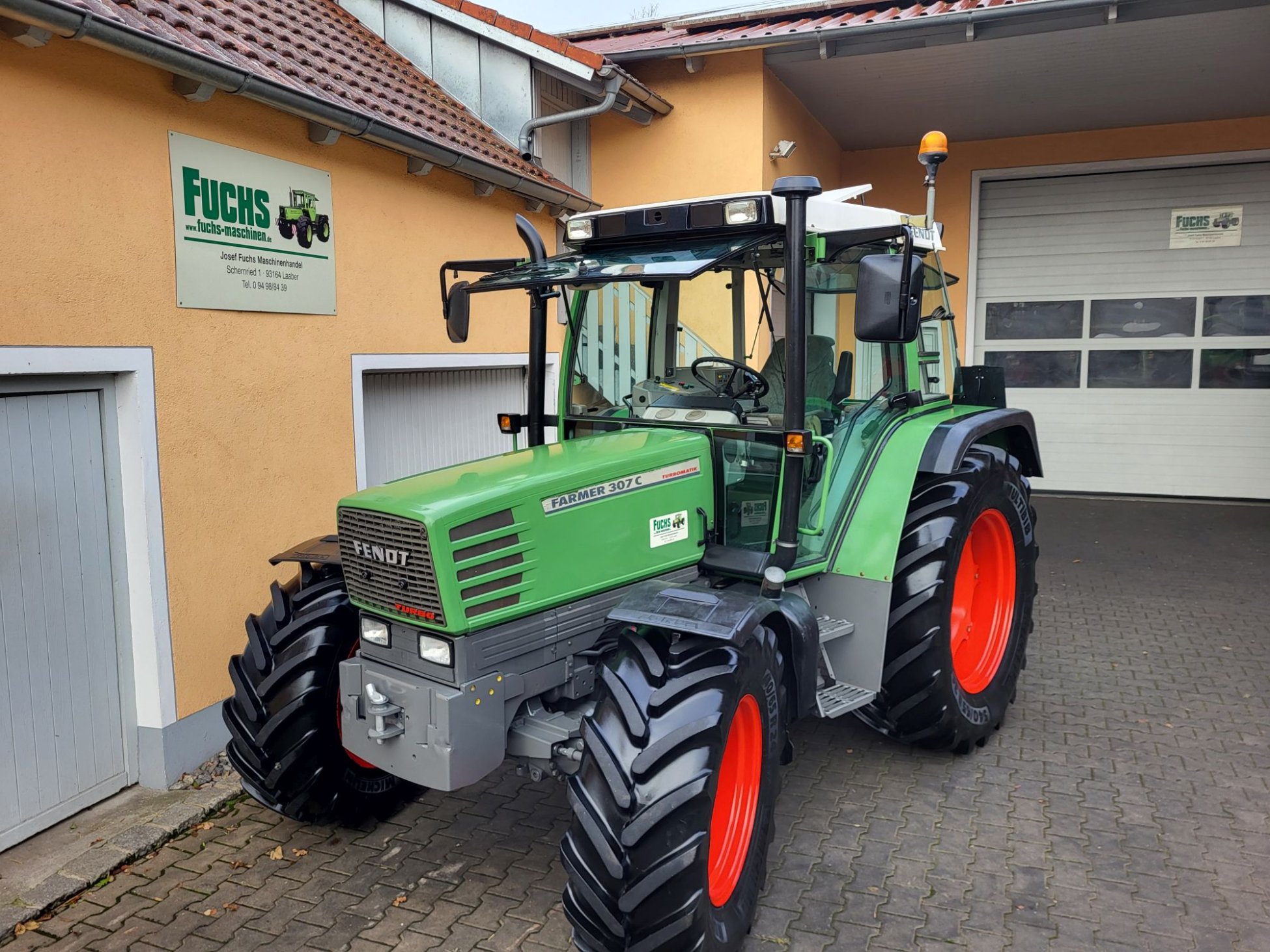 Fuchs Maschinenhandel Landmaschinen Traktor Laaber bei Regensburg