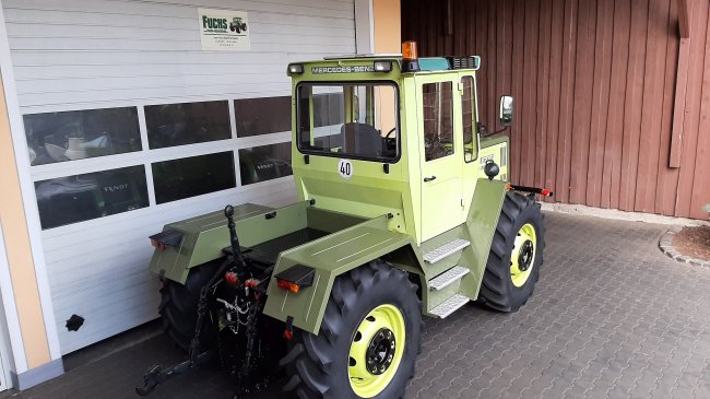 Hersteller: Mercedes Benz