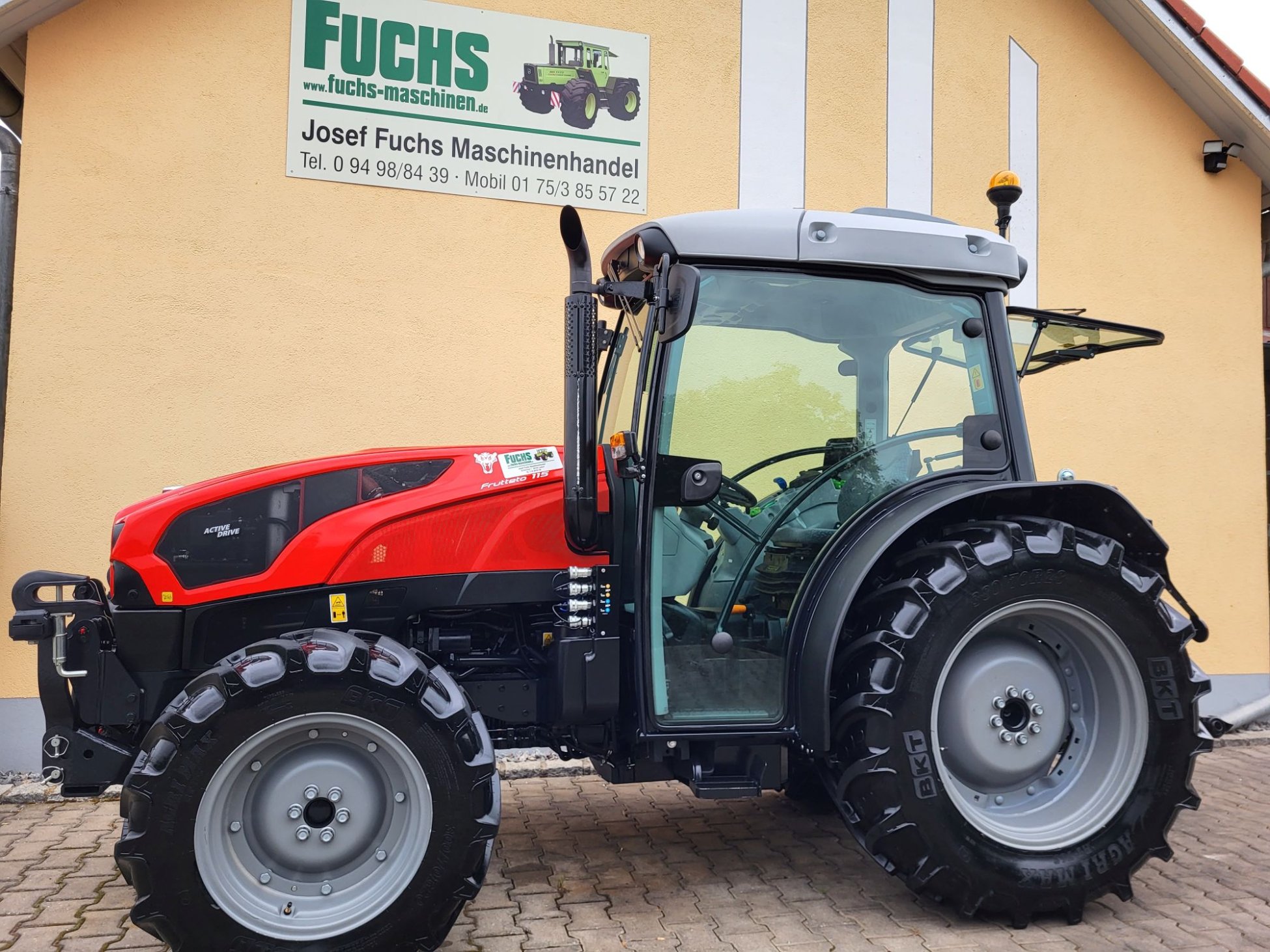 Fuchs Maschinenhandel Landmaschinen Traktor Laaber bei Regensburg