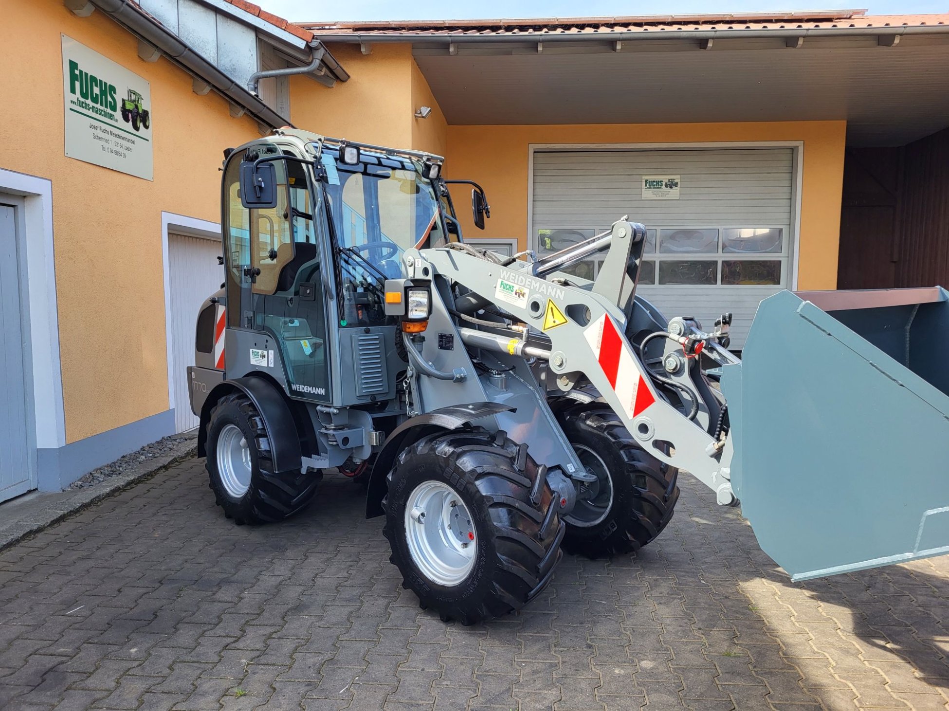 Fuchs Maschinenhandel Landmaschinen Traktor Laaber bei Regensburg