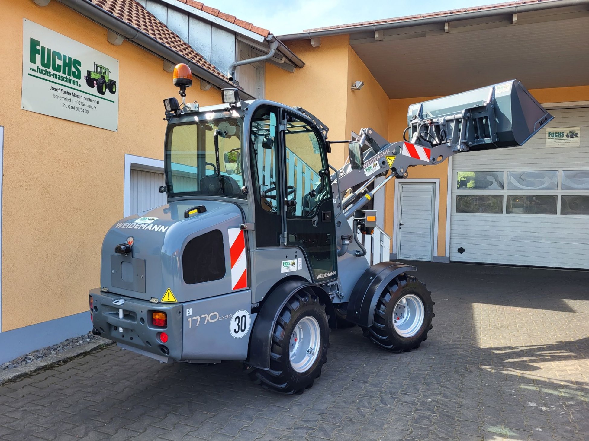 Fuchs Maschinenhandel Landmaschinen Traktor Laaber bei Regensburg